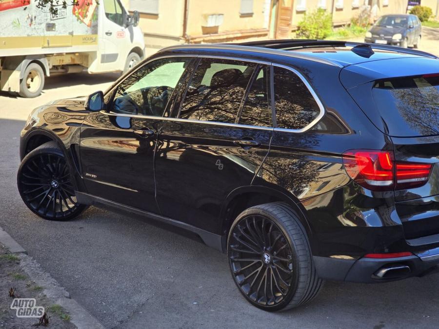 Black BMW X5 2015 in Radviliskis, with an engine capacity of 5.00 L and mileage of 114 thousand km for 9800 €, photo 6 on AUTOMOTO.COM.LV