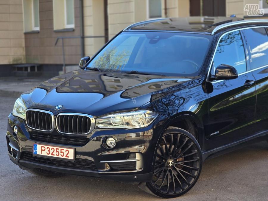Black BMW X5 2015 in Radviliskis, with an engine capacity of 5.00 L and mileage of 114 thousand km for 9800 €, photo 9 on AUTOMOTO.COM.LV