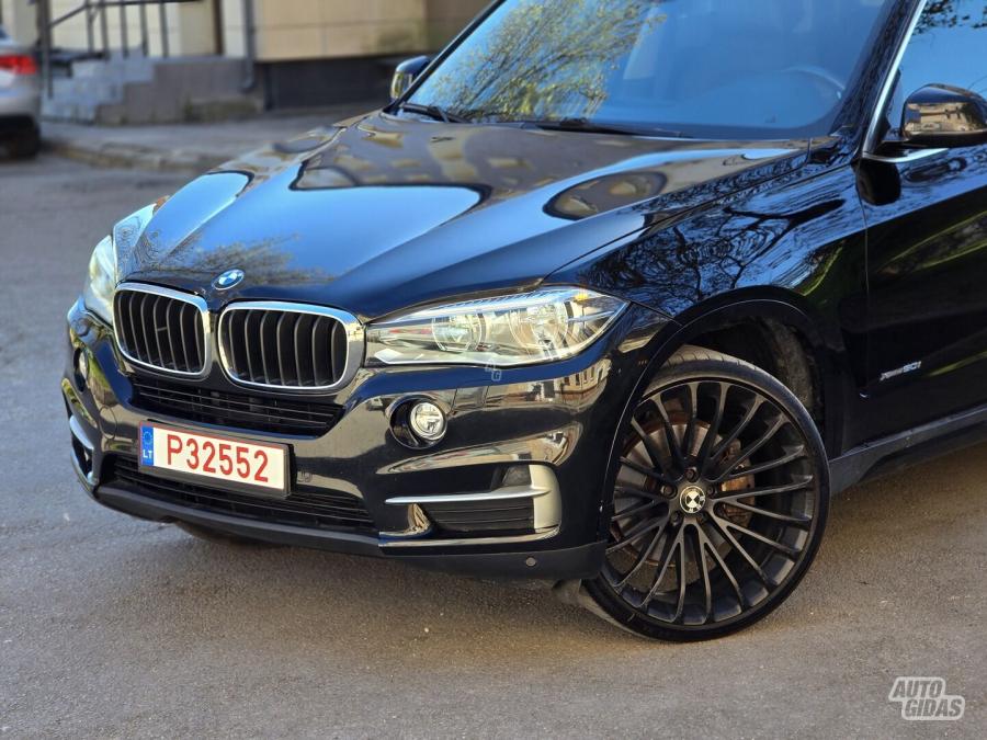 Black BMW X5 2015 in Radviliskis, with an engine capacity of 5.00 L and mileage of 114 thousand km for 9800 €, photo 10 on AUTOMOTO.COM.LV
