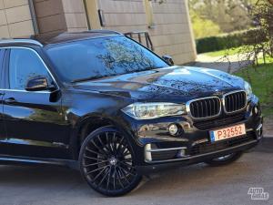 Black BMW X5 2015 in Radviliskis, with an engine capacity of 5.00 L and mileage of 114 thousand km for 9800 €, photo 13 on AUTOMOTO.COM.LV
