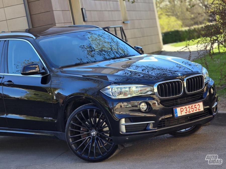 Black BMW X5 2015 in Radviliskis, with an engine capacity of 5.00 L and mileage of 114 thousand km for 9800 €, photo 13 on AUTOMOTO.COM.LV