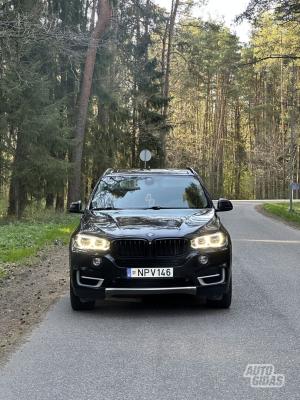 Black BMW X5 2015 in Vilnius, with an engine capacity of 3.00 L and mileage of 237 thousand km for 14700 €, photo 3 on AUTOMOTO.COM.LV