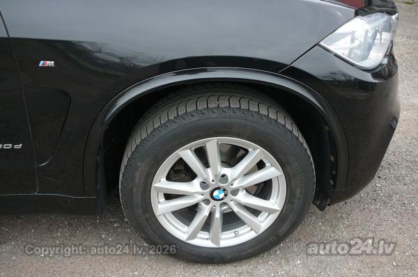 Black BMW X5 2015 in Johvi, with an engine capacity of 3.00 L and mileage of 168 thousand km for 24100 €, photo 6 on AUTOMOTO.COM.LV