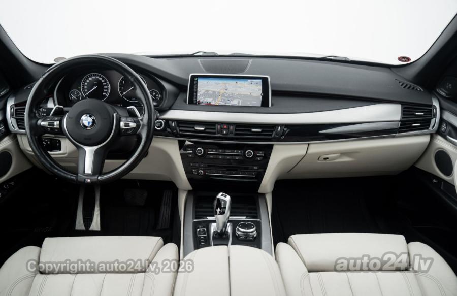 Black BMW X5 2015 in Tallinn, with an engine capacity of 2.00 L and mileage of 129 thousand km for 24999 €, photo 13 on AUTOMOTO.COM.LV