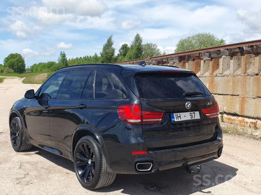 Melns BMW X5 2015 Saldus, ar dzinēja tilpumu 3.00 L un nobraukumu 160 tūkst. km par 22000 €, foto 3 vietnē AUTOMOTO.COM.LV