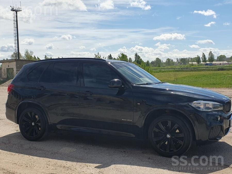 Melns BMW X5 2015 Saldus, ar dzinēja tilpumu 3.00 L un nobraukumu 160 tūkst. km par 22000 €, foto 4 vietnē AUTOMOTO.COM.LV