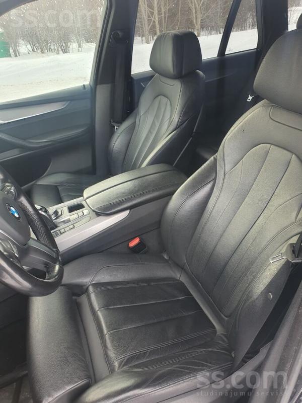 Black BMW X5 2015 in Saldus, with an engine capacity of 3.00 L and mileage of 160 thousand km for 22000 €, photo 7 on AUTOMOTO.COM.LV