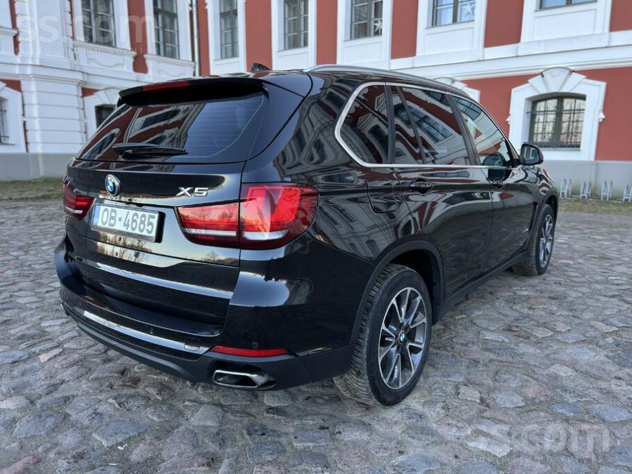 Melns BMW X5 2015 Jelgava, ar dzinēja tilpumu 2.00 L un nobraukumu 275 tūkst. km par 21950 €, foto 8 vietnē AUTOMOTO.COM.LV
