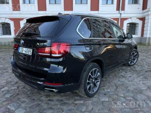 Melns BMW X5 2015 Jelgava, ar dzinēja tilpumu 2.00 L un nobraukumu 275 tūkst. km par 21950 €, foto 10 vietnē AUTOMOTO.COM.LV