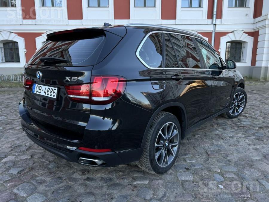 Melns BMW X5 2015 Jelgava, ar dzinēja tilpumu 2.00 L un nobraukumu 275 tūkst. km par 21950 €, foto 10 vietnē AUTOMOTO.COM.LV