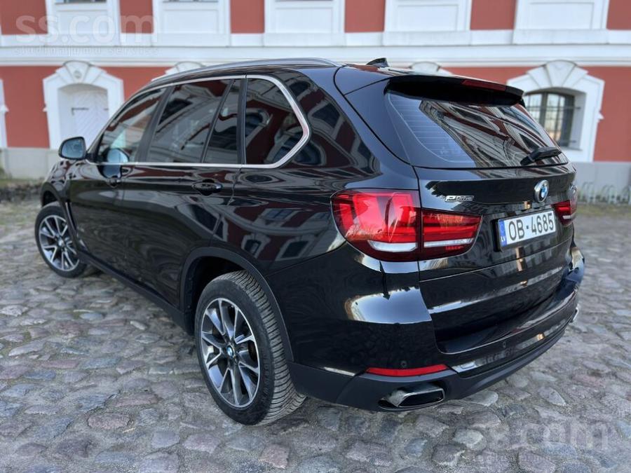 Melns BMW X5 2015 Jelgava, ar dzinēja tilpumu 2.00 L un nobraukumu 275 tūkst. km par 21950 €, foto 11 vietnē AUTOMOTO.COM.LV