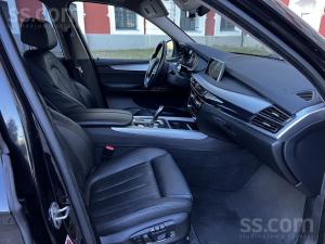 Melns BMW X5 2015 Jelgava, ar dzinēja tilpumu 2.00 L un nobraukumu 275 tūkst. km par 21950 €, foto 14 vietnē AUTOMOTO.COM.LV