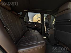 Melns BMW X5 2015 Tukums, ar dzinēja tilpumu 3.00 L un nobraukumu 202 tūkst. km par 24990 €, foto 9 vietnē AUTOMOTO.COM.LV