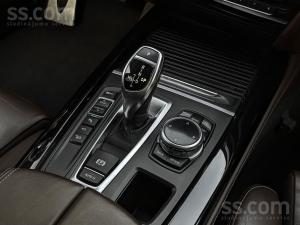 Melns BMW X5 2015 Tukums, ar dzinēja tilpumu 3.00 L un nobraukumu 202 tūkst. km par 24990 €, foto 18 vietnē AUTOMOTO.COM.LV