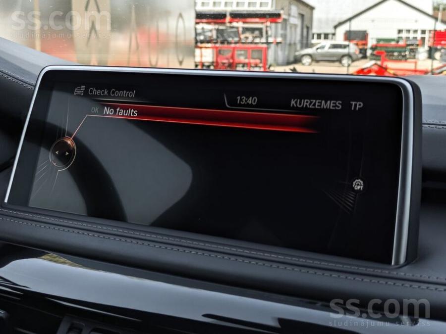 Melns BMW X5 2015 Tukums, ar dzinēja tilpumu 3.00 L un nobraukumu 202 tūkst. km par 24990 €, foto 20 vietnē AUTOMOTO.COM.LV