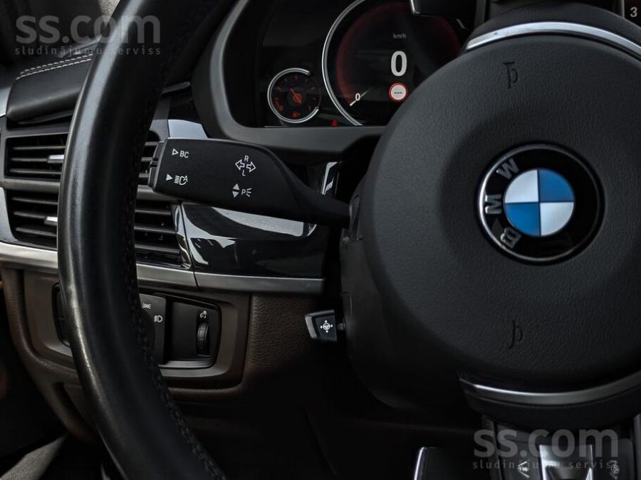 Melns BMW X5 2015 Tukums, ar dzinēja tilpumu 3.00 L un nobraukumu 202 tūkst. km par 24990 €, foto 21 vietnē AUTOMOTO.COM.LV