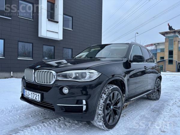 Black BMW X5 2015 in Riga, with an engine capacity of 3.00 L and mileage of 0 thousand km for 21500 €, photo 6 on AUTOMOTO.COM.LV