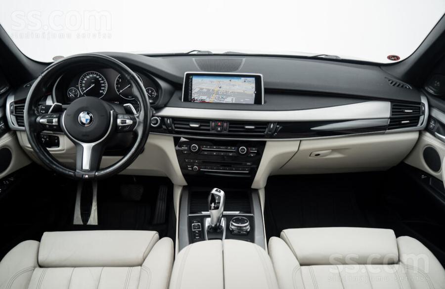 Black BMW X5 2015 in Riga, with an engine capacity of 2.00 L and mileage of 129 thousand km for 22499 €, photo 13 on AUTOMOTO.COM.LV