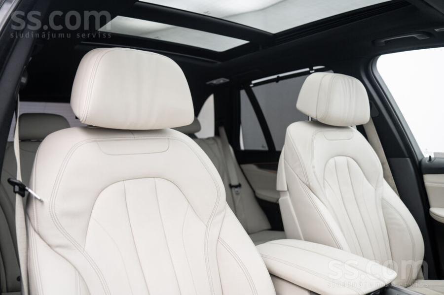 Black BMW X5 2015 in Riga, with an engine capacity of 2.00 L and mileage of 129 thousand km for 22499 €, photo 14 on AUTOMOTO.COM.LV
