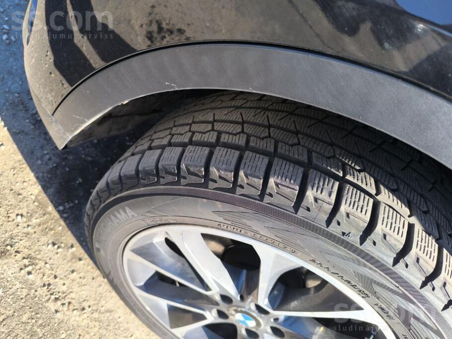 Black BMW X5 2015 in Riga, with an engine capacity of 3.00 L and mileage of 201 thousand km for 17500 €, photo 14 on AUTOMOTO.COM.LV