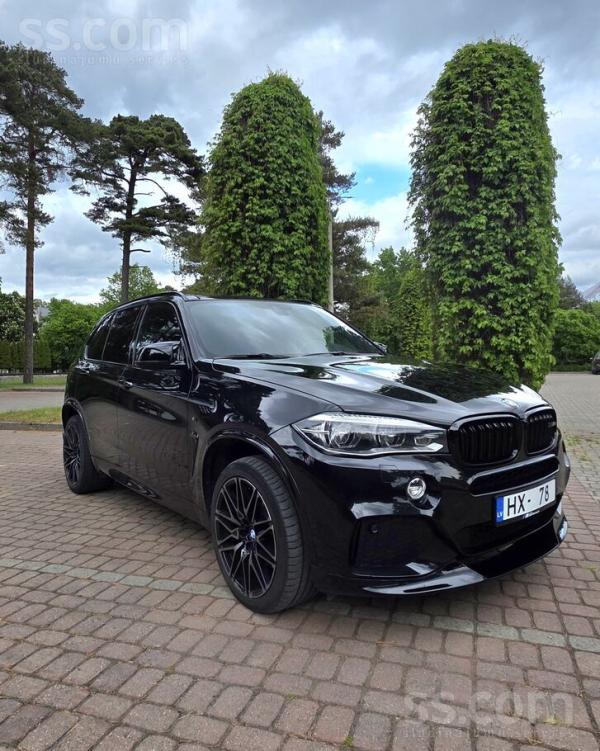 Black BMW X5 2015 in Jelgava, with an engine capacity of 3.00 L and mileage of 234 thousand km for 20200 €, photo 1 on AUTOMOTO.COM.LV
