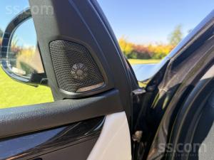 Black BMW X5 2015 in Riga, with an engine capacity of 3.00 L and mileage of 278 thousand km for 17100 €, photo 11 on AUTOMOTO.COM.LV