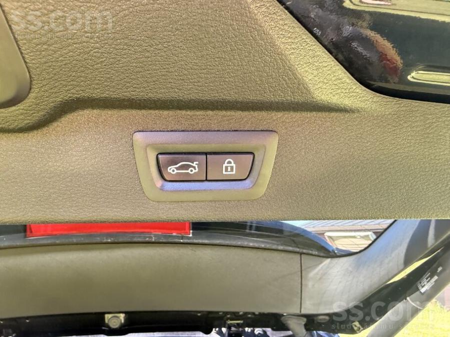 Black BMW X5 2015 in Riga, with an engine capacity of 3.00 L and mileage of 278 thousand km for 17100 €, photo 14 on AUTOMOTO.COM.LV