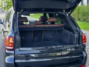 Black BMW X5 2015 in Riga, with an engine capacity of 2.00 L and mileage of 239 thousand km for 16800 €, photo 13 on AUTOMOTO.COM.LV
