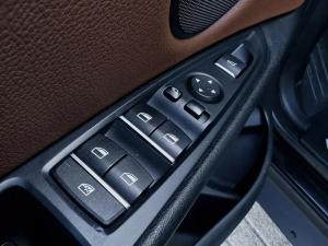 Black BMW X5 2015 in Riga, with an engine capacity of 2.00 L and mileage of 239 thousand km for 16800 €, photo 20 on AUTOMOTO.COM.LV