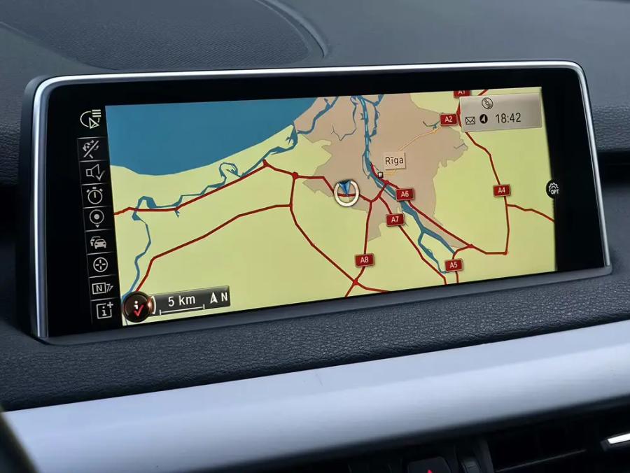 Black BMW X5 2015 in Riga, with an engine capacity of 2.00 L and mileage of 239 thousand km for 16800 €, photo 25 on AUTOMOTO.COM.LV