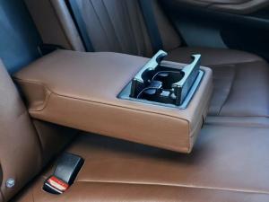 Black BMW X5 2015 in Riga, with an engine capacity of 2.00 L and mileage of 239 thousand km for 16800 €, photo 29 on AUTOMOTO.COM.LV