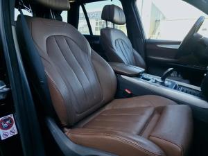 Black BMW X5 2015 in Riga, with an engine capacity of 2.00 L and mileage of 239 thousand km for 16800 €, photo 30 on AUTOMOTO.COM.LV