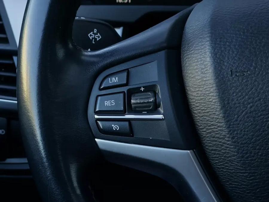 Black BMW X5 2015 in Riga, with an engine capacity of 2.00 L and mileage of 239 thousand km for 16800 €, photo 40 on AUTOMOTO.COM.LV