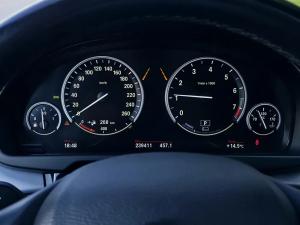 Black BMW X5 2015 in Riga, with an engine capacity of 2.00 L and mileage of 239 thousand km for 16800 €, photo 42 on AUTOMOTO.COM.LV