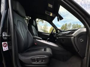 Black BMW X5 2015 in Riga, with an engine capacity of 3.00 L and mileage of 238 thousand km for 26490 €, photo 7 on AUTOMOTO.COM.LV