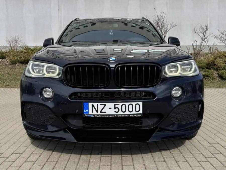 Black BMW X5 2015 in Riga, with an engine capacity of 3.00 L and mileage of 201 thousand km for 23000 €, photo 4 on AUTOMOTO.COM.LV