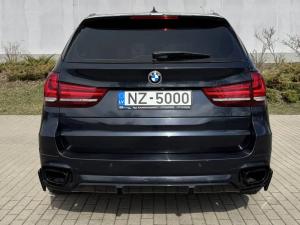 Black BMW X5 2015 in Riga, with an engine capacity of 3.00 L and mileage of 201 thousand km for 23000 €, photo 5 on AUTOMOTO.COM.LV