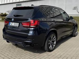 Black BMW X5 2015 in Riga, with an engine capacity of 3.00 L and mileage of 201 thousand km for 23000 €, photo 6 on AUTOMOTO.COM.LV