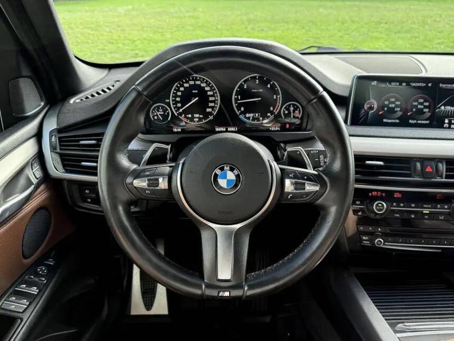 Black BMW X5 2015 in Riga, with an engine capacity of 3.00 L and mileage of 201 thousand km for 23000 €, photo 11 on AUTOMOTO.COM.LV