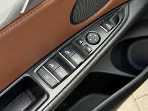 Black BMW X5 2015 in Riga, with an engine capacity of 3.00 L and mileage of 201 thousand km for 23000 €, photo 17 on AUTOMOTO.COM.LV