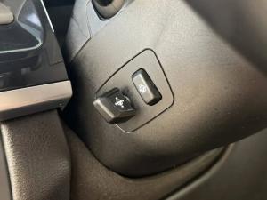 Black BMW X5 2015 in Riga, with an engine capacity of 3.00 L and mileage of 201 thousand km for 23000 €, photo 19 on AUTOMOTO.COM.LV