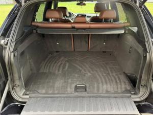 Black BMW X5 2015 in Riga, with an engine capacity of 3.00 L and mileage of 201 thousand km for 23000 €, photo 25 on AUTOMOTO.COM.LV