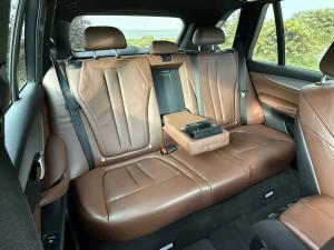 Black BMW X5 2015 in Riga, with an engine capacity of 3.00 L and mileage of 201 thousand km for 23000 €, photo 27 on AUTOMOTO.COM.LV