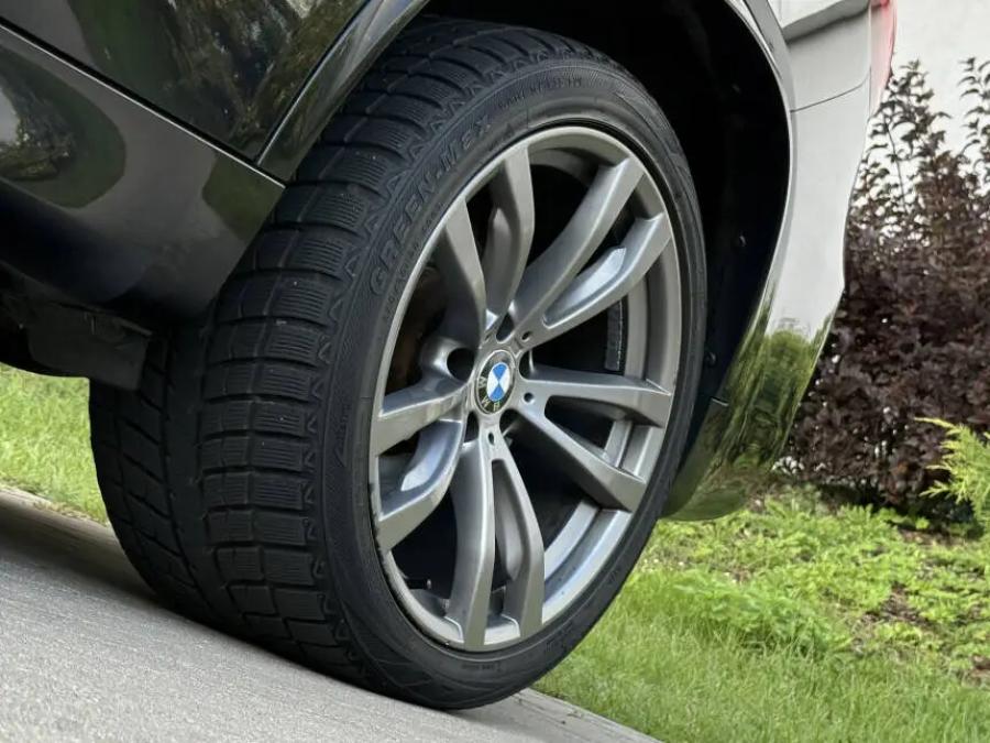 Black BMW X5 2015 in Riga, with an engine capacity of 3.00 L and mileage of 201 thousand km for 23000 €, photo 28 on AUTOMOTO.COM.LV