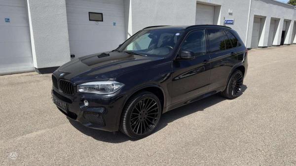 Melns BMW X5 2015 Marijampole, ar dzinēja tilpumu 2.00 L un nobraukumu 137 tūkst. km par 14999 €, foto 1 vietnē AUTOMOTO.COM.LV
