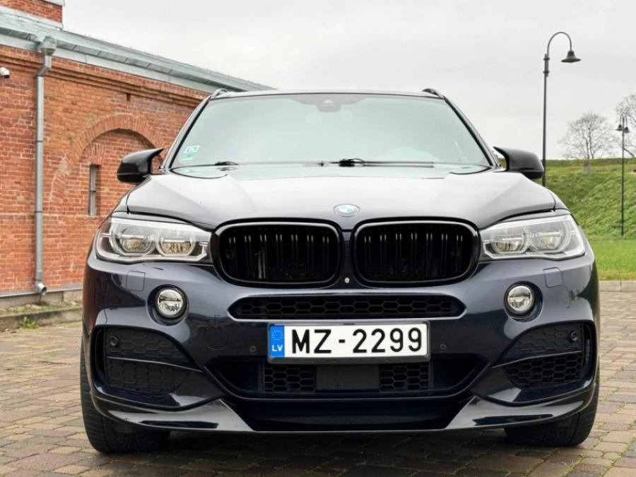 Black BMW X5 2015 in Riga, with an engine capacity of 3.00 L and mileage of 210 thousand km for 32950 €, photo 15 on AUTOMOTO.COM.LV