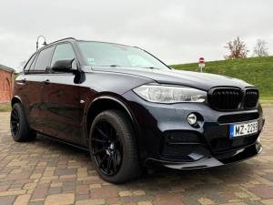 Black BMW X5 2015 in Riga, with an engine capacity of 3.00 L and mileage of 210 thousand km for 32950 €, photo 16 on AUTOMOTO.COM.LV