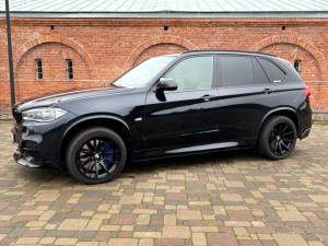 Black BMW X5 2015 in Riga, with an engine capacity of 3.00 L and mileage of 210 thousand km for 32950 €, photo 22 on AUTOMOTO.COM.LV