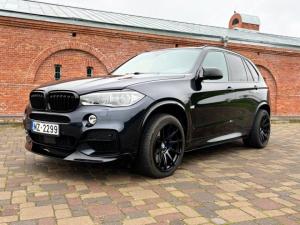 Black BMW X5 2015 in Riga, with an engine capacity of 3.00 L and mileage of 210 thousand km for 32950 €, photo 23 on AUTOMOTO.COM.LV