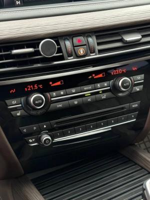 Black BMW X5 2015 in Riga, with an engine capacity of 3.00 L and mileage of 210 thousand km for 32950 €, photo 27 on AUTOMOTO.COM.LV